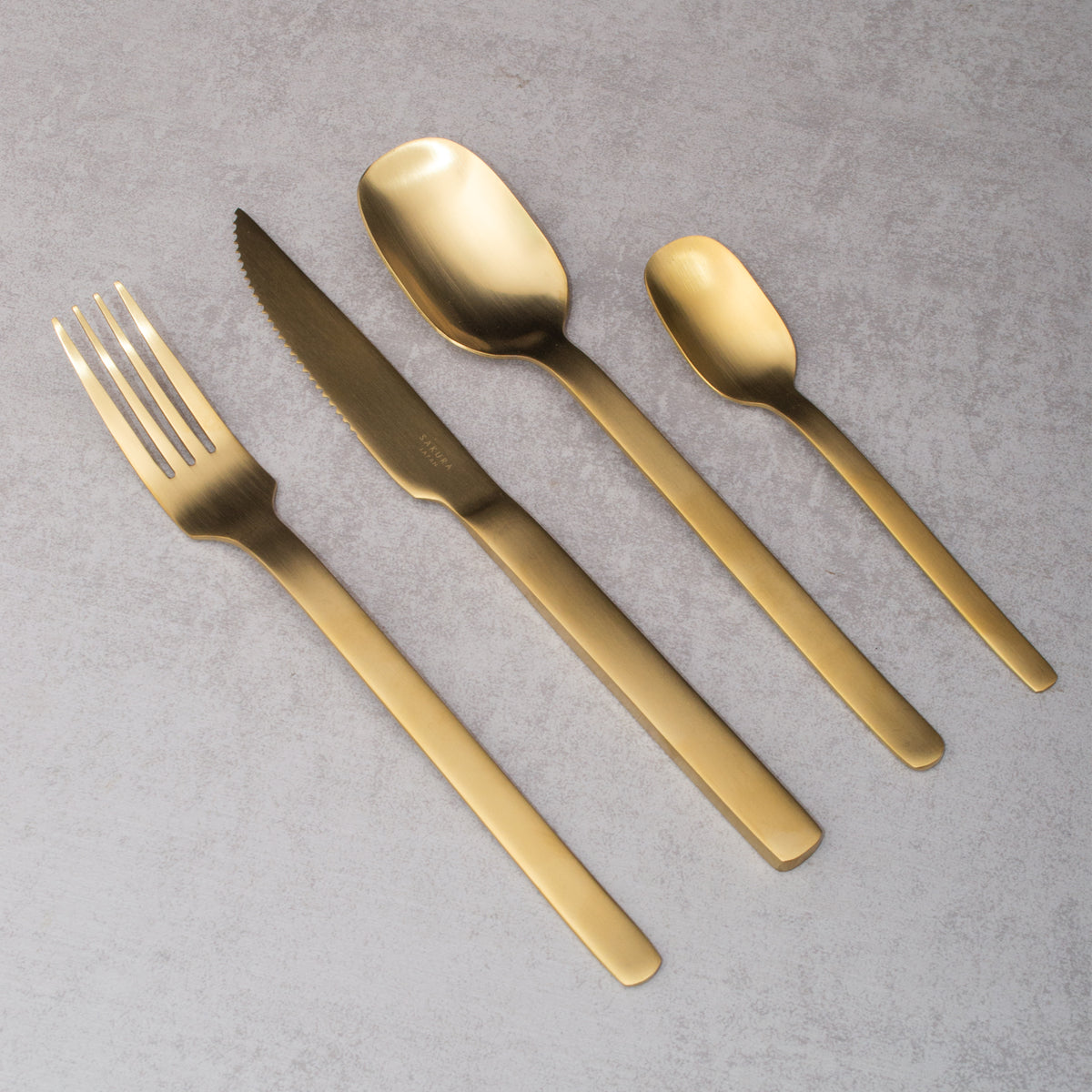 LeTotonCasa | Cubiertos Sakura Matt Gold Stainless Steel X24 Pzas